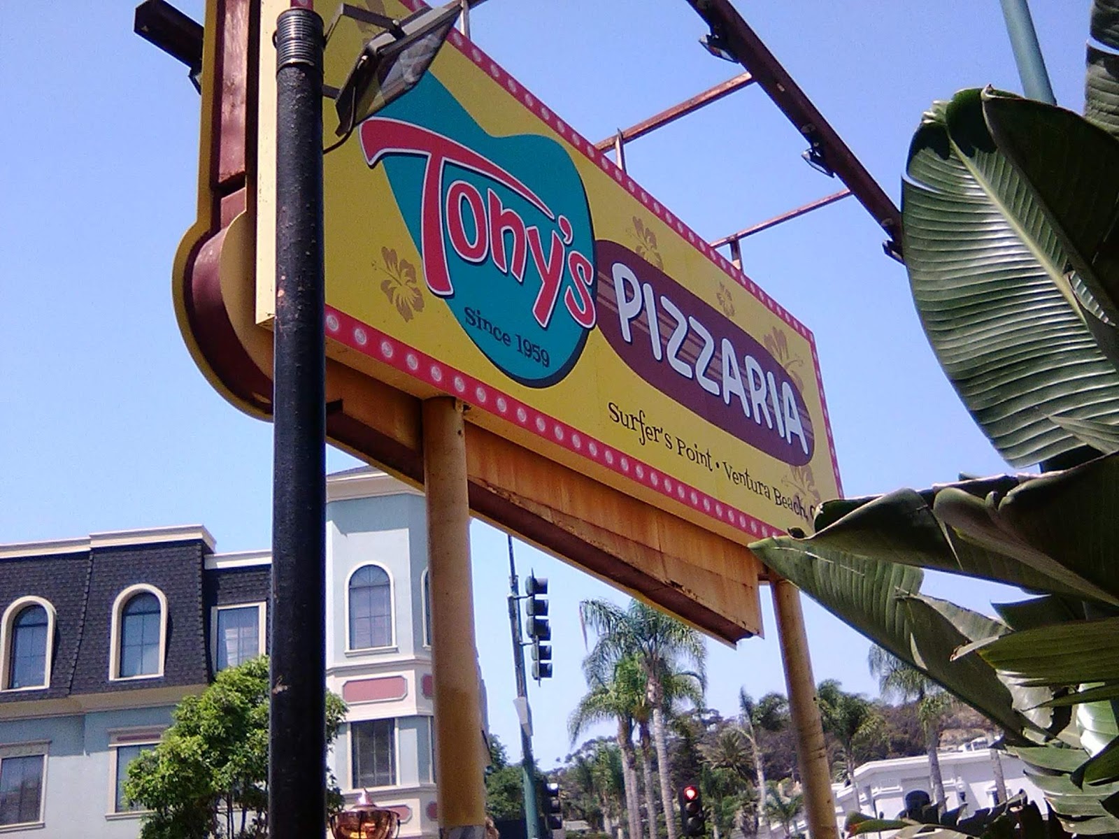 Tony's Pizzaria in Ventura CA