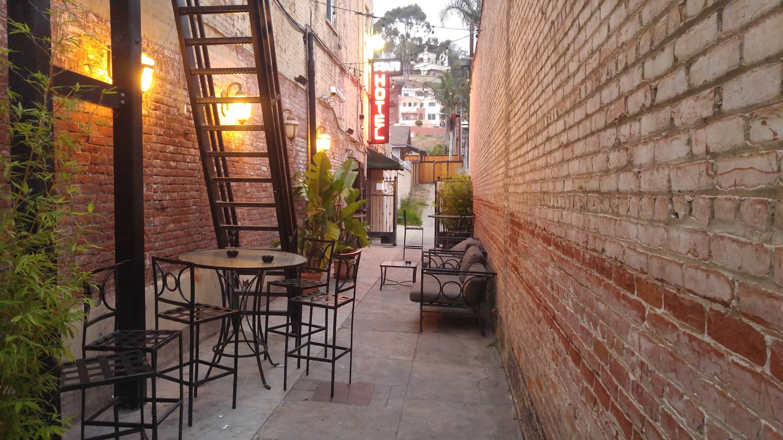 Star Lounge in Ventura CA